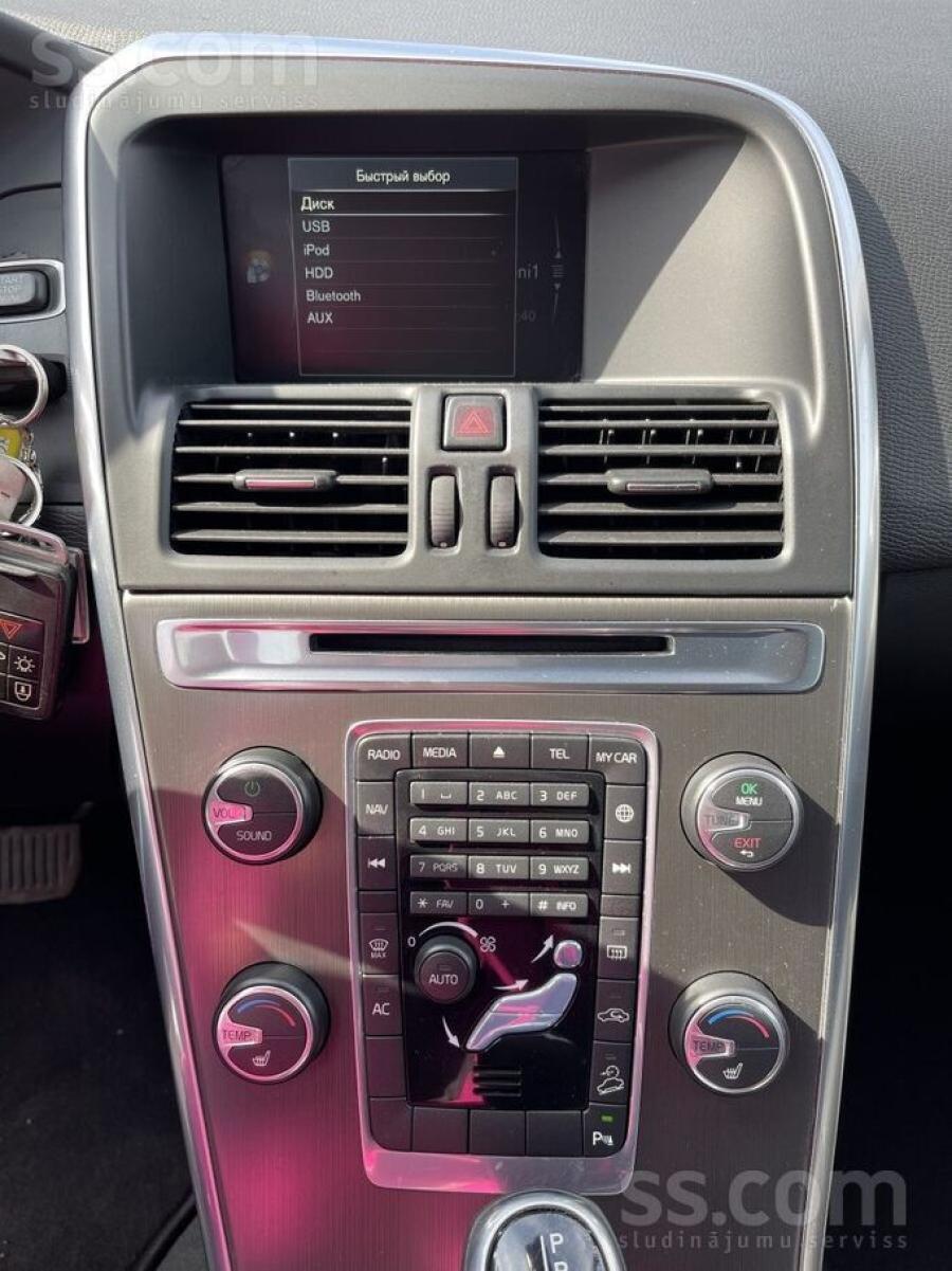 Balts Volvo XC60 2014 Rīga, ar dzinēja tilpumu 2.40 L un nobraukumu 0 tūkst. km par 13500 €, foto 13 vietnē AUTOMOTO.COM.LV