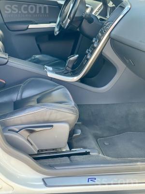 Balts Volvo XC60 2014 Rīga, ar dzinēja tilpumu 2.40 L un nobraukumu 0 tūkst. km par 13300 €, foto 7 vietnē AUTOMOTO.COM.LV