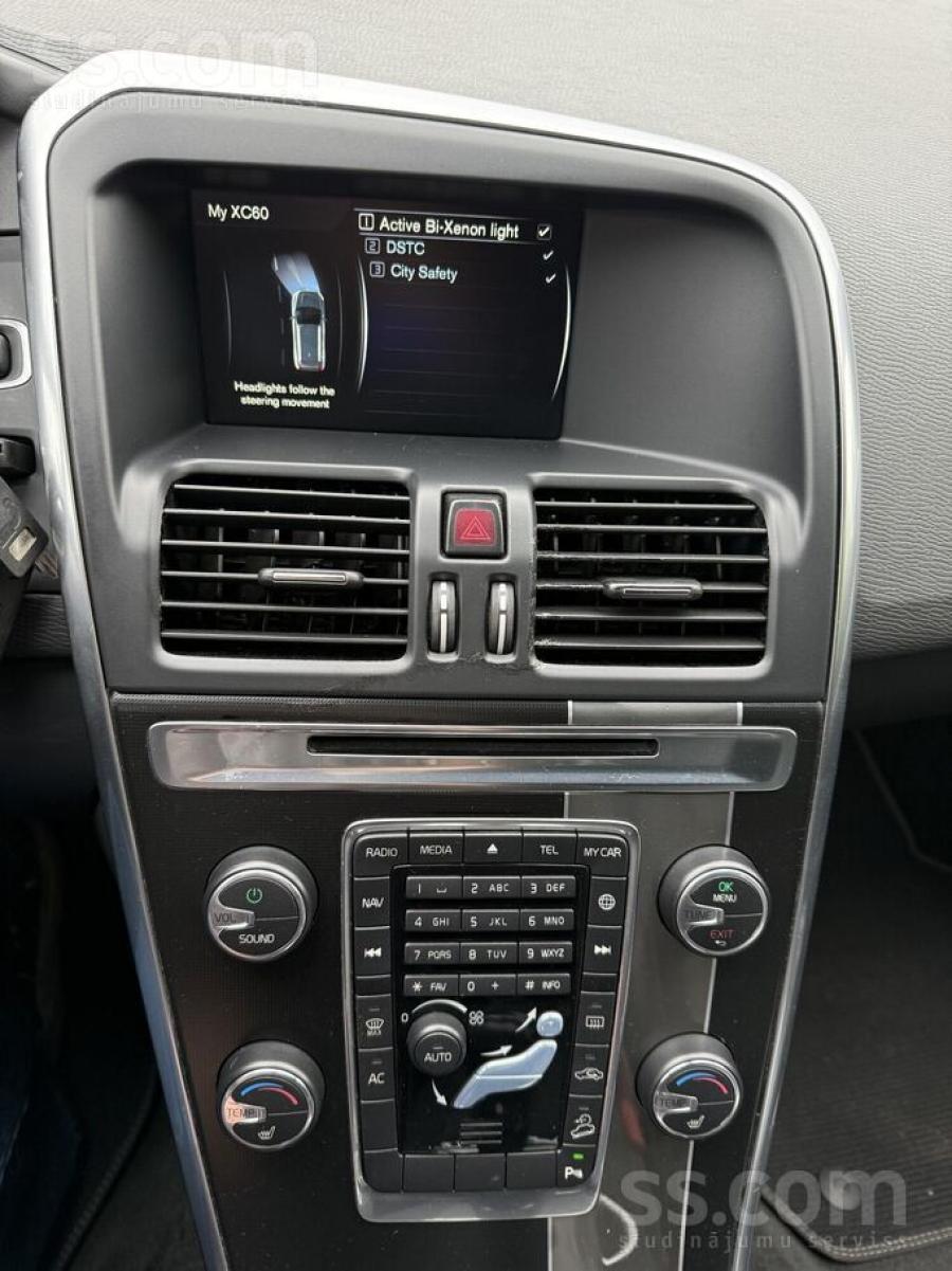 Balts Volvo XC60 2014 Rīga, ar dzinēja tilpumu 2.40 L un nobraukumu 0 tūkst. km par 13300 €, foto 11 vietnē AUTOMOTO.COM.LV