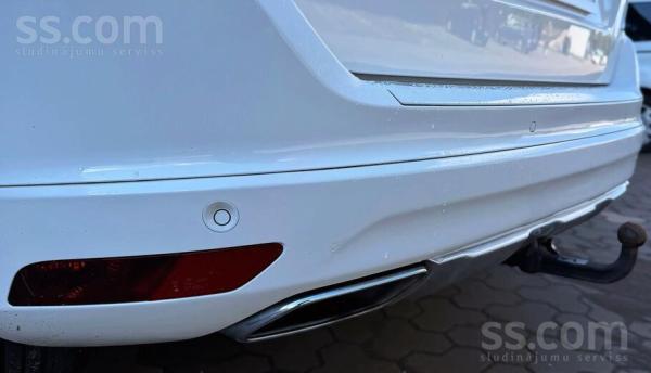 White Volvo XC60 2014 in Jurmala, with an engine capacity of 2.00 L and mileage of 244 thousand km for 11500 €, photo 11 on AUTOMOTO.COM.LV