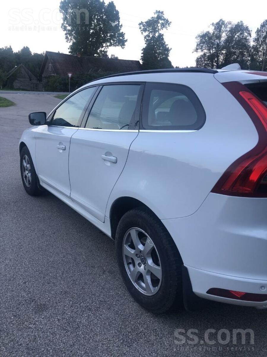 Balts Volvo XC60 2014 Rēzekne, ar dzinēja tilpumu 2.40 L un nobraukumu 250 tūkst. km par 11400 €, foto 7 vietnē AUTOMOTO.COM.LV