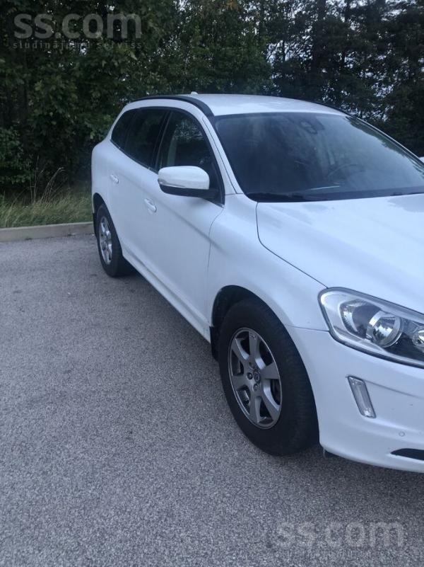 Balts Volvo XC60 2014 Rēzekne, ar dzinēja tilpumu 2.40 L un nobraukumu 250 tūkst. km par 11400 €, foto 9 vietnē AUTOMOTO.COM.LV