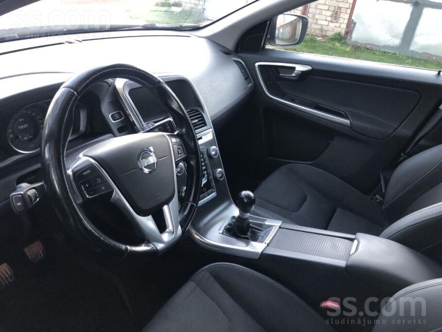 Balts Volvo XC60 2014 Rēzekne, ar dzinēja tilpumu 2.40 L un nobraukumu 250 tūkst. km par 11400 €, foto 15 vietnē AUTOMOTO.COM.LV