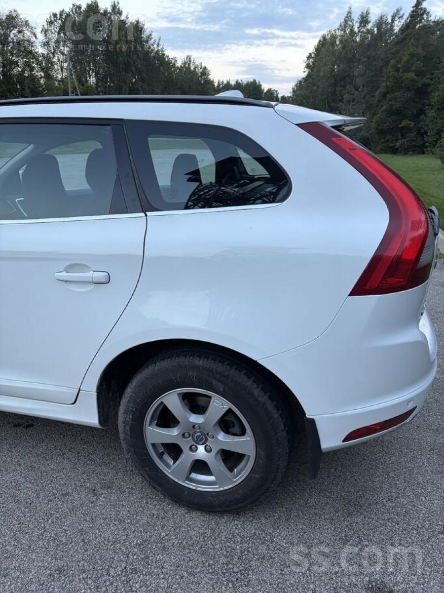 Balts Volvo XC60 2014 Rēzekne, ar dzinēja tilpumu 2.40 L un nobraukumu 250 tūkst. km par 11400 €, foto 22 vietnē AUTOMOTO.COM.LV