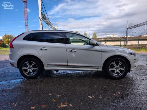 Volvo XC60 2014 Šauļi vietnē Balts Volvo XC60 2014 Šauļi, ar dzinēja tilpumu 3.00 L un nobraukumu 189 tūkst. km par 10600 €, foto 8 vietnē AUTOMOTO.COM.LV