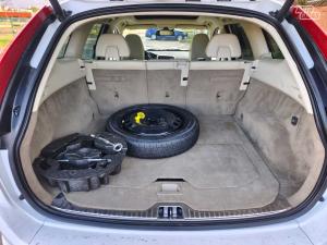 Balts Volvo XC60 2014 Šauļi, ar dzinēja tilpumu 3.00 L un nobraukumu 189 tūkst. km par 10600 €, foto 17 vietnē AUTOMOTO.COM.LV