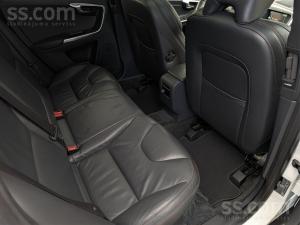 White Volvo XC60 2014 in Riga, with an engine capacity of 2.40 L and mileage of 0 thousand km for 12990 €, photo 20 on AUTOMOTO.COM.LV