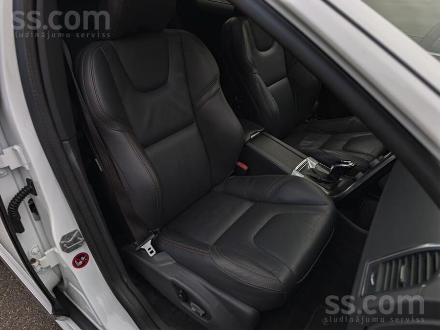 White Volvo XC60 2014 in Riga, with an engine capacity of 2.40 L and mileage of 0 thousand km for 12990 €, photo 23 on AUTOMOTO.COM.LV