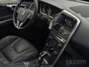 White Volvo XC60 2014 in Riga, with an engine capacity of 2.40 L and mileage of 0 thousand km for 12990 €, photo 24 on AUTOMOTO.COM.LV