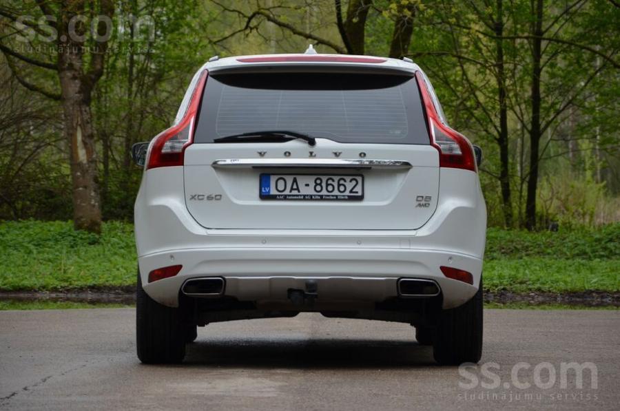 White Volvo XC60 2015 in Riga, with an engine capacity of 2.40 L and mileage of 182 thousand km for 16390 €, photo 8 on AUTOMOTO.COM.LV