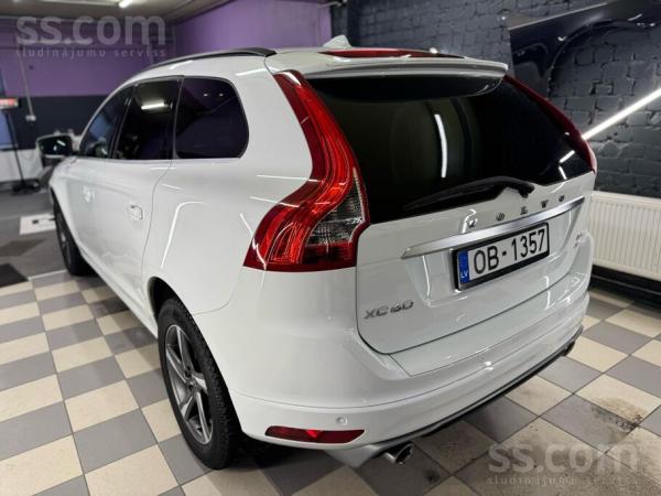 White Volvo XC60 2015 in Riga, with an engine capacity of 2.40 L and mileage of 0 thousand km for 19400 €, photo 5 on AUTOMOTO.COM.LV