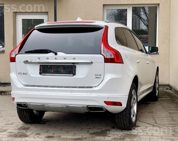 White Volvo XC60 2015 in Riga, with an engine capacity of 2.40 L and mileage of 0 thousand km for 16700 €, photo 3 on AUTOMOTO.COM.LV