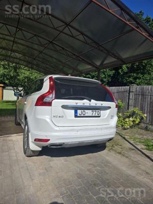 Balts Volvo XC60 2015 Rīga, ar dzinēja tilpumu 2.40 L un nobraukumu 94 tūkst. km par 7900 €, foto 2 vietnē AUTOMOTO.COM.LV