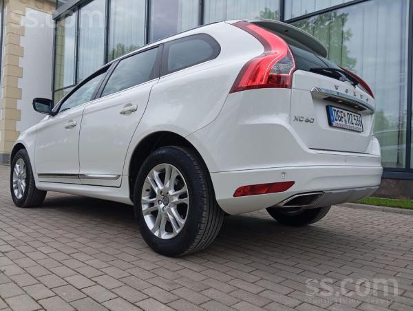 Balts Volvo XC60 2015 Balvi, ar dzinēja tilpumu 2.40 L un nobraukumu 0 tūkst. km par 11500 €, foto 10 vietnē AUTOMOTO.COM.LV