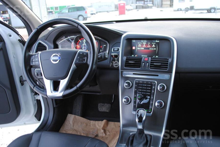 Balts Volvo XC60 2015 Rīga, ar dzinēja tilpumu 2.40 L un nobraukumu 255 tūkst. km par 14990 €, foto 17 vietnē AUTOMOTO.COM.LV
