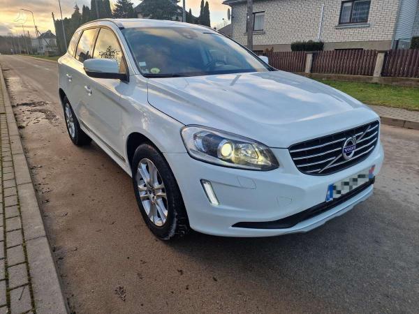 Balts Volvo XC60 2015 Tauragė, ar dzinēja tilpumu 2.40 L un nobraukumu 250 tūkst. km par 12100 €, foto 2 vietnē AUTOMOTO.COM.LV