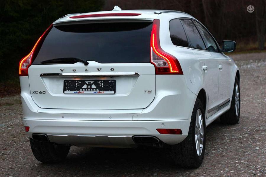 White Volvo XC60 2015 in Kretinga, with an engine capacity of 1.97 L and mileage of 165 thousand km for 11999 €, photo 11 on AUTOMOTO.COM.LV