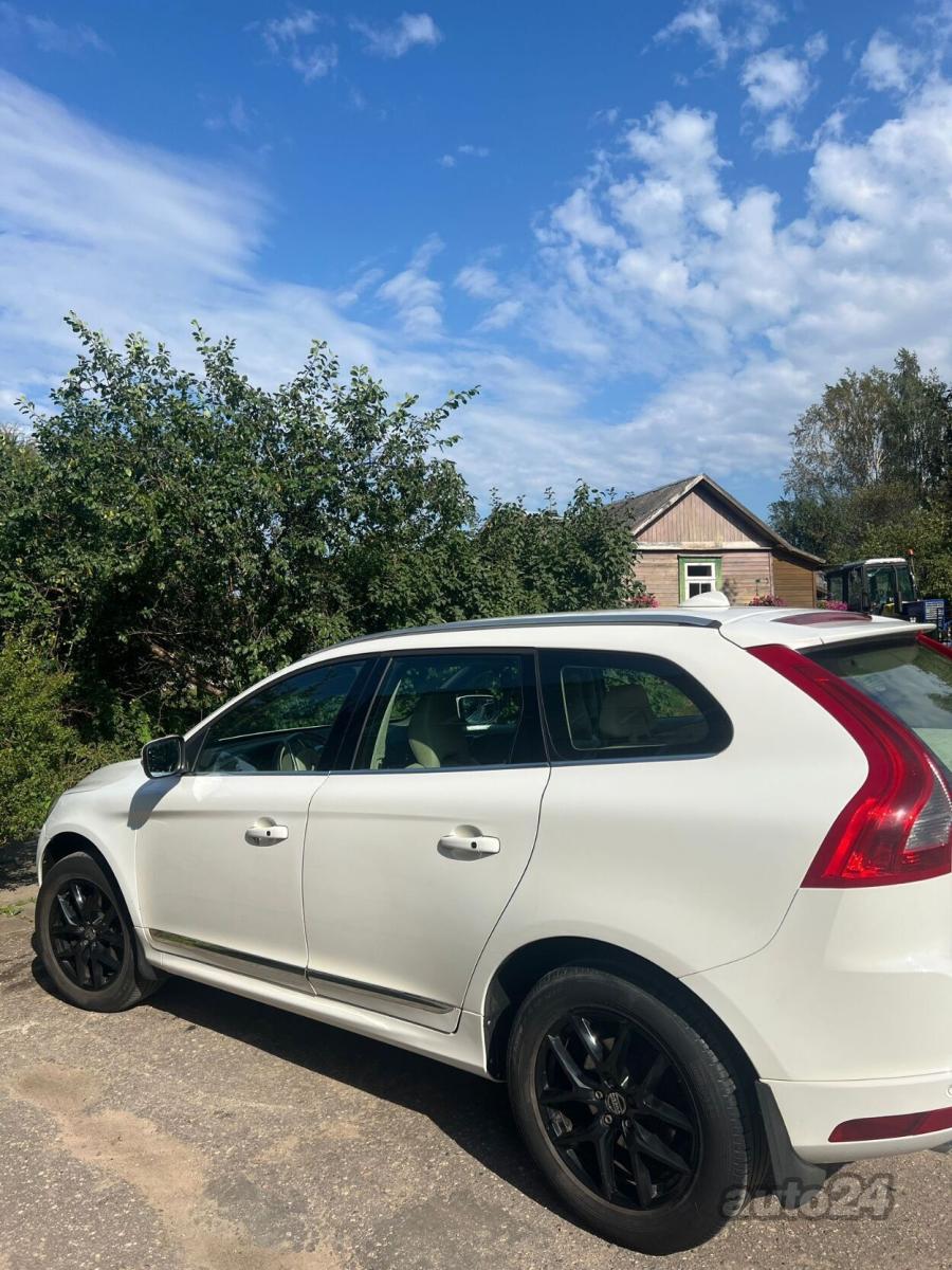 Balts Volvo XC60 2015 Rīga, ar dzinēja tilpumu 1.97 L un nobraukumu 310 tūkst. km par 9200 €, foto 4 vietnē AUTOMOTO.COM.LV