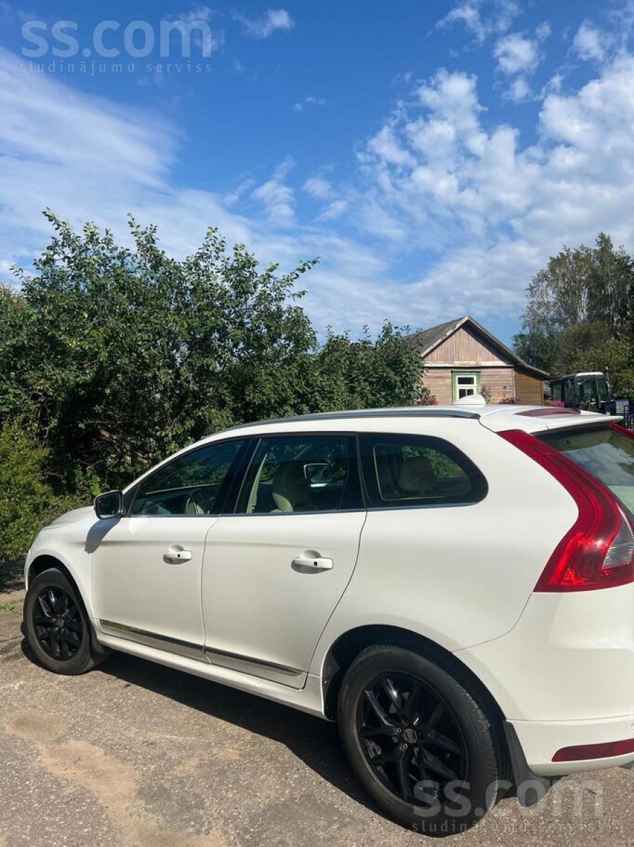 Balts Volvo XC60 2015 Rīga, ar dzinēja tilpumu 2.00 L un nobraukumu 310 tūkst. km par 9200 €, foto 4 vietnē AUTOMOTO.COM.LV