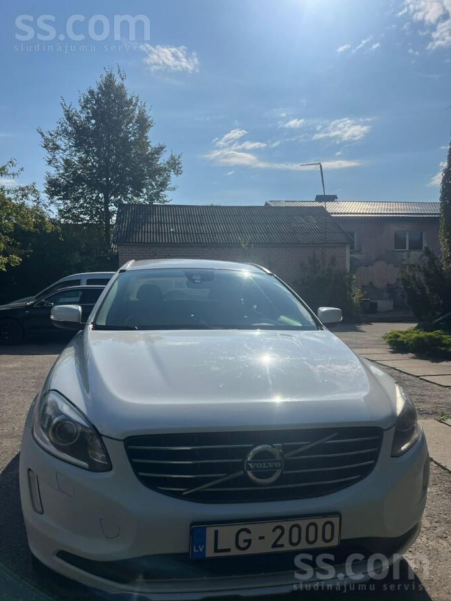 Balts Volvo XC60 2015 Rīga, ar dzinēja tilpumu 2.00 L un nobraukumu 310 tūkst. km par 9200 €, foto 5 vietnē AUTOMOTO.COM.LV