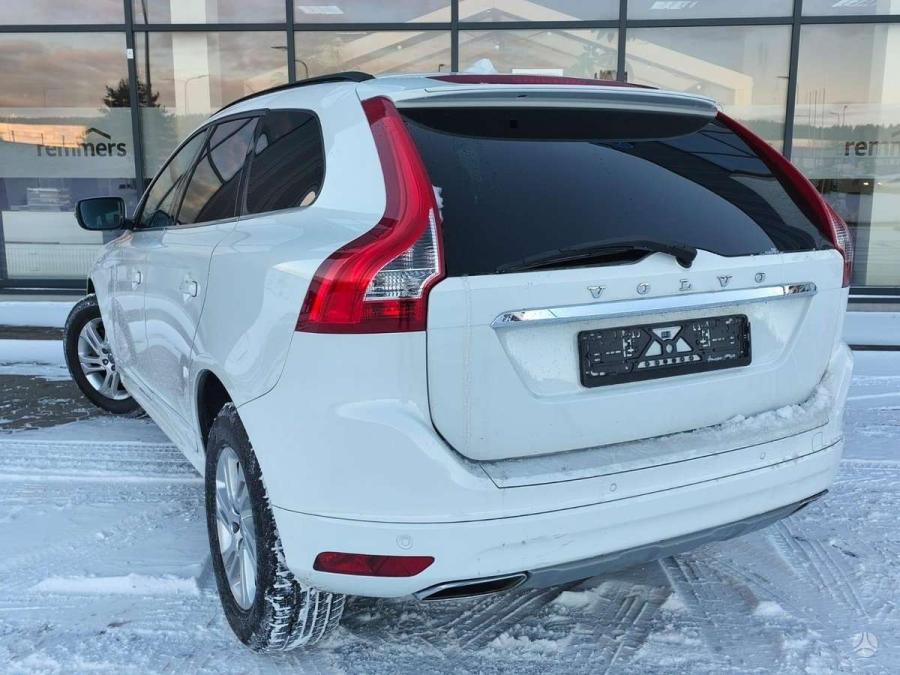 Balts Volvo XC60 2015 Viļņa, ar dzinēja tilpumu 2.40 L un nobraukumu 119 tūkst. km par 13000 €, foto 23 vietnē AUTOMOTO.COM.LV