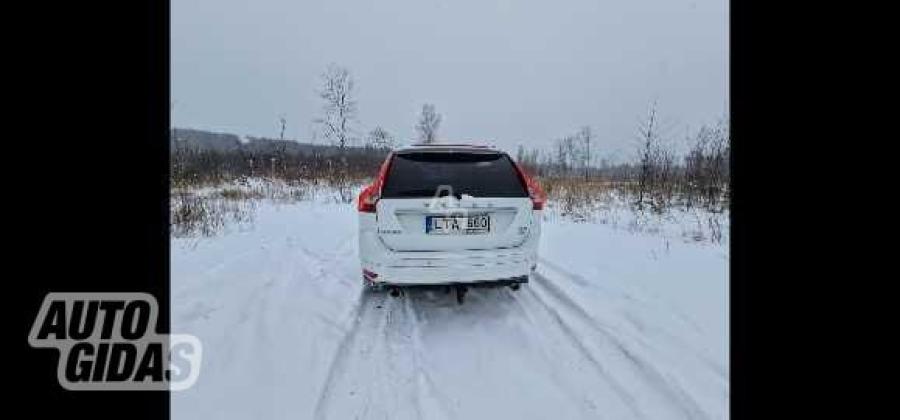 White Volvo XC60 2015 in Vilnius, with an engine capacity of 2.40 L and mileage of 451 thousand km for 13999 €, photo 4 on AUTOMOTO.COM.LV