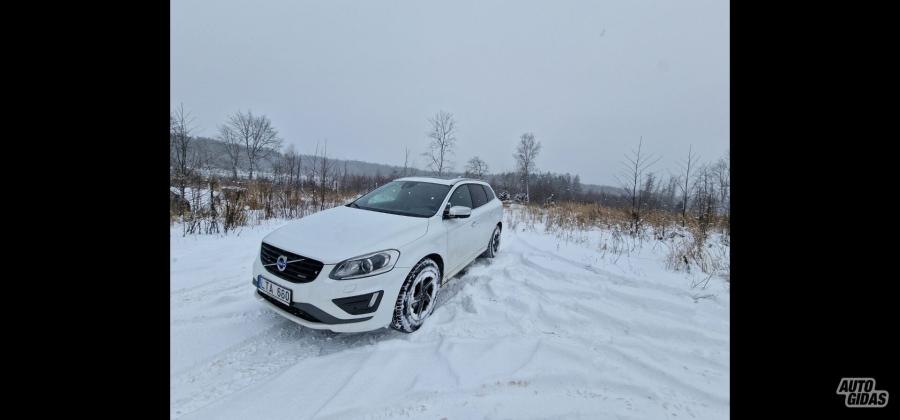 White Volvo XC60 2015 in Vilnius, with an engine capacity of 2.40 L and mileage of 451 thousand km for 13999 €, photo 10 on AUTOMOTO.COM.LV