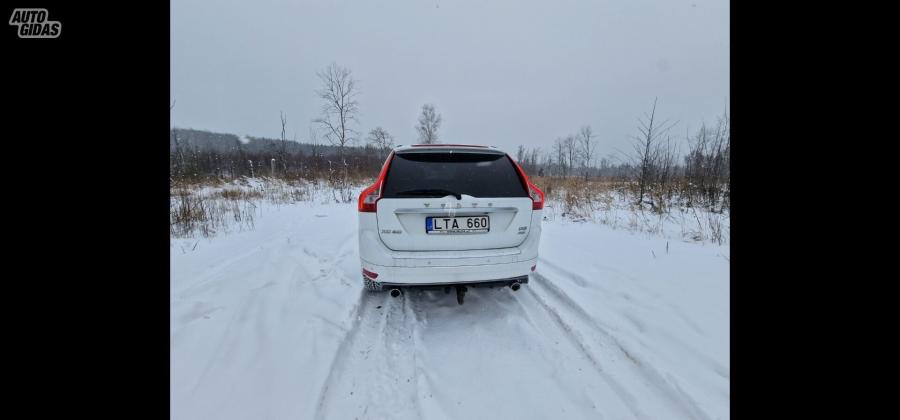 Белый Вольво ХС60 2015 в Вильнюс, объемом двигателя 2.40 л и пробегом 451 тыс. км за 9999 €, фото 8 на AUTOMOTO.COM.LV