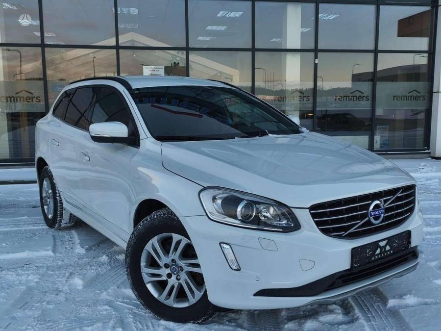 White Volvo XC60 2015 in Vilnius, with an engine capacity of 2.40 L and mileage of 119 thousand km for 13950 €, photo 3 on AUTOMOTO.COM.LV