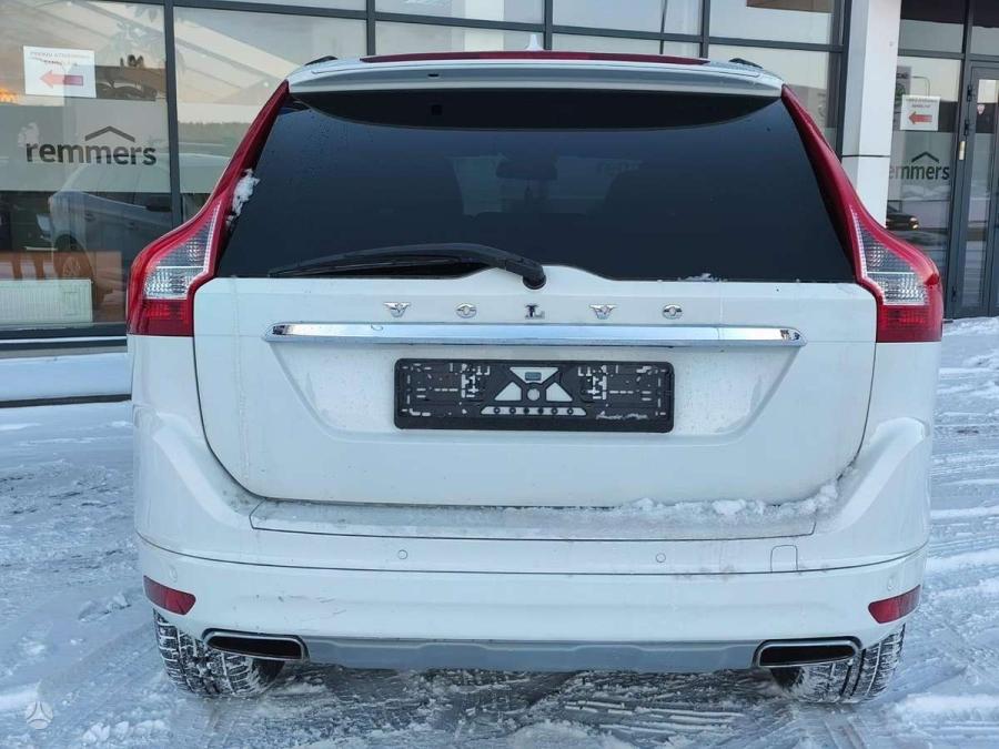 White Volvo XC60 2015 in Vilnius, with an engine capacity of 2.40 L and mileage of 119 thousand km for 13950 €, photo 21 on AUTOMOTO.COM.LV