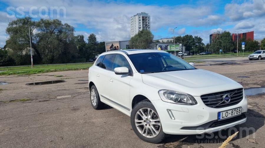 White Volvo XC60 2015 in Riga, with an engine capacity of 2.40 L and mileage of 171 thousand km for 15390 €, photo 2 on AUTOMOTO.COM.LV