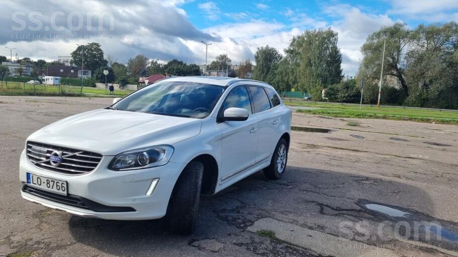 White Volvo XC60 2015 in Riga, with an engine capacity of 2.40 L and mileage of 171 thousand km for 15390 €, photo 3 on AUTOMOTO.COM.LV