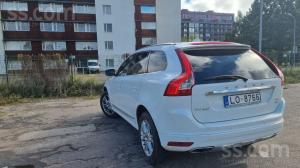White Volvo XC60 2015 in Riga, with an engine capacity of 2.40 L and mileage of 171 thousand km for 15390 €, photo 4 on AUTOMOTO.COM.LV