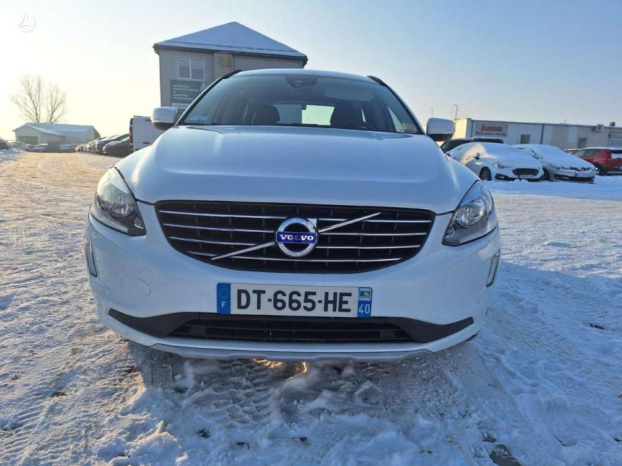 White Volvo XC60 2015 in Taurage, with an engine capacity of 1.98 L and mileage of 239 thousand km for 9800 €, photo 2 on AUTOMOTO.COM.LV