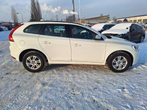 White Volvo XC60 2015 in Taurage, with an engine capacity of 1.98 L and mileage of 239 thousand km for 9800 €, photo 8 on AUTOMOTO.COM.LV