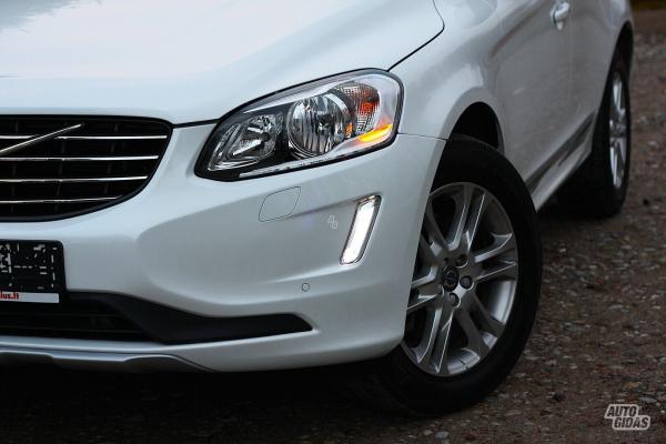 White Volvo XC60 2015 in Petrikaiciai, with an engine capacity of 2.00 L and mileage of 165 thousand km for 11999 €, photo 3 on AUTOMOTO.COM.LV