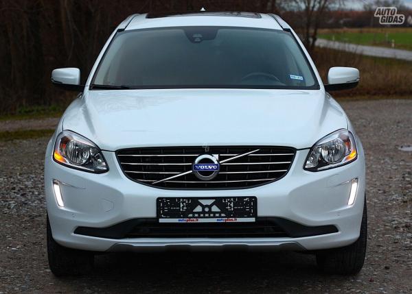 White Volvo XC60 2015 in Petrikaiciai, with an engine capacity of 2.00 L and mileage of 165 thousand km for 11999 €, photo 4 on AUTOMOTO.COM.LV