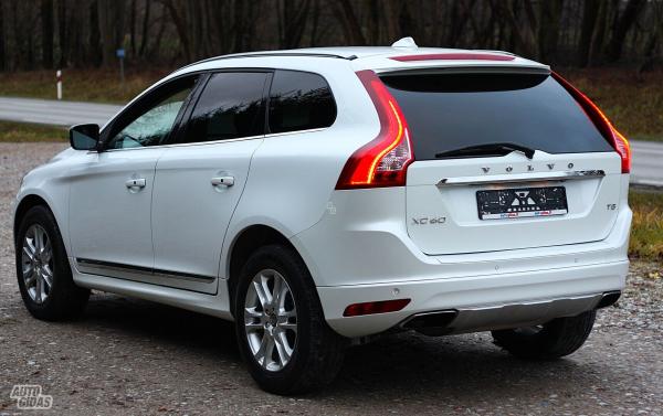 White Volvo XC60 2015 in Petrikaiciai, with an engine capacity of 2.00 L and mileage of 165 thousand km for 11999 €, photo 7 on AUTOMOTO.COM.LV