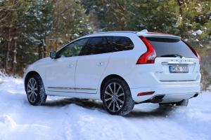 White Volvo XC60 2015 in Kaunas, with an engine capacity of 1.97 L and mileage of 133 thousand km for 12999 €, photo 3 on AUTOMOTO.COM.LV