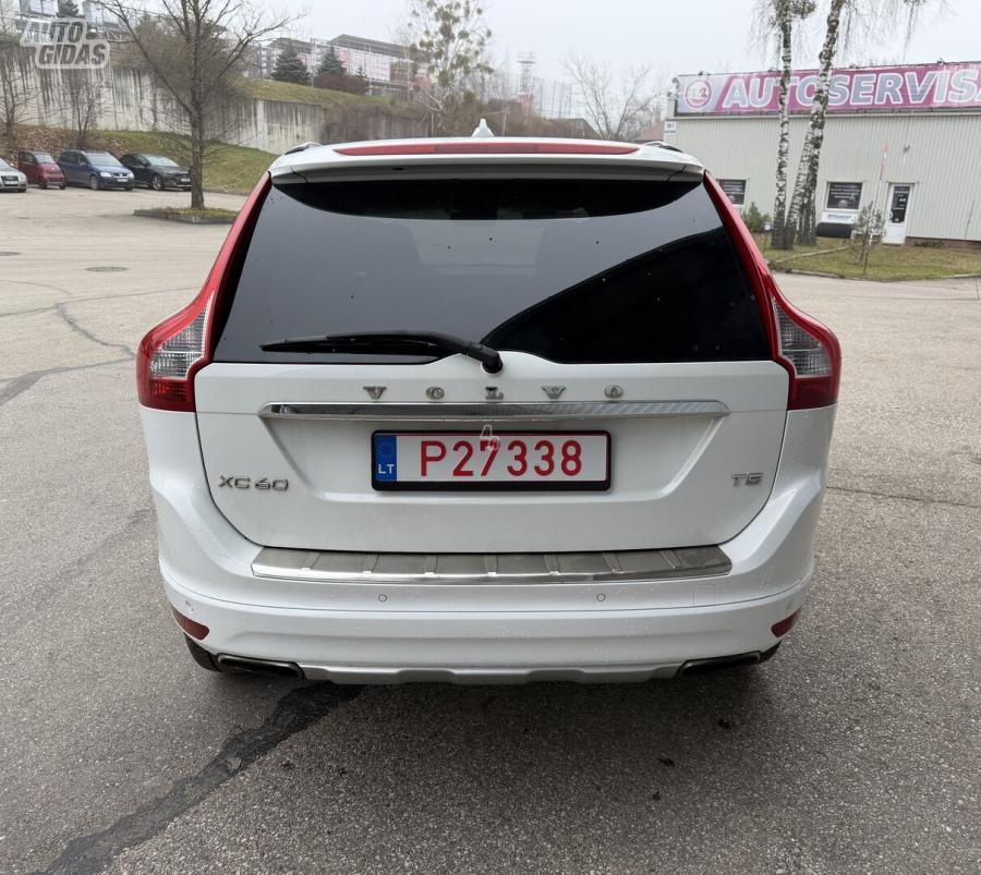 Balts Volvo XC60 2015 Alīta, ar dzinēja tilpumu 2.00 L un nobraukumu 200 tūkst. km par 11700 €, foto 4 vietnē AUTOMOTO.COM.LV