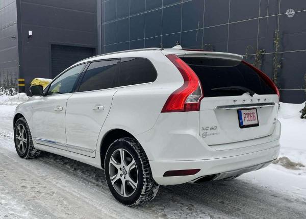 White Volvo XC60 2015 in Klaipeda, with an engine capacity of 2.95 L and mileage of 168 thousand km for 12500 €, photo 1 on AUTOMOTO.COM.LV