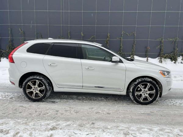 White Volvo XC60 2015 in Klaipeda, with an engine capacity of 2.95 L and mileage of 168 thousand km for 12500 €, photo 2 on AUTOMOTO.COM.LV