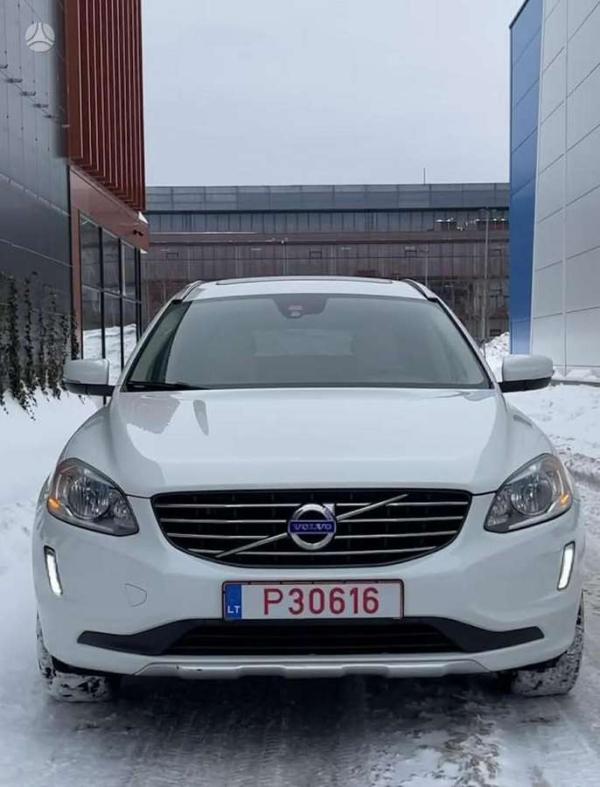 White Volvo XC60 2015 in Klaipeda, with an engine capacity of 2.95 L and mileage of 168 thousand km for 12500 €, photo 3 on AUTOMOTO.COM.LV