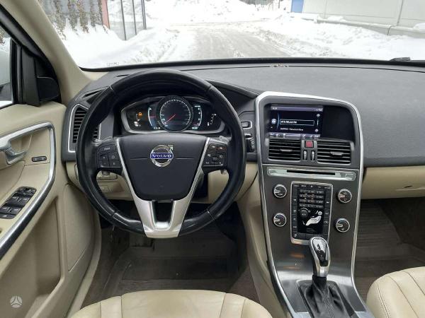 Balts Volvo XC60 2015 Klaipėda, ar dzinēja tilpumu 2.95 L un nobraukumu 168 tūkst. km par 12500 €, foto 9 vietnē AUTOMOTO.COM.LV