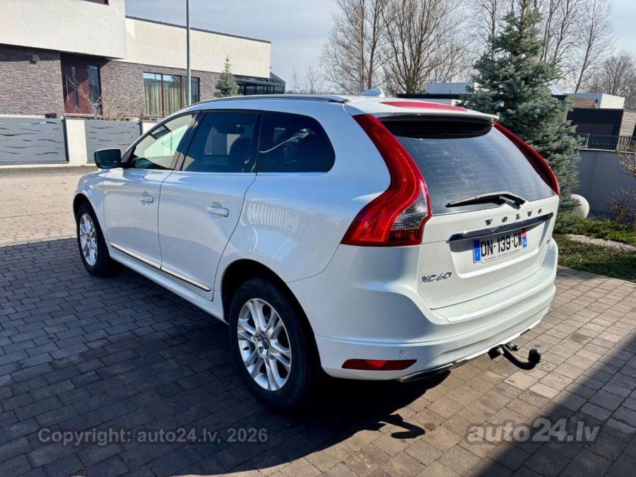 White Volvo XC60 2015 in Parnu, with an engine capacity of 2.00 L and mileage of 177 thousand km for 14490 €, photo 6 on AUTOMOTO.COM.LV
