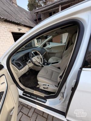Balts Volvo XC60 2015 Prienai, ar dzinēja tilpumu 2.50 L un nobraukumu 260 tūkst. km par 12000 €, foto 8 vietnē AUTOMOTO.COM.LV