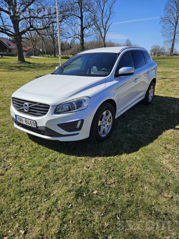 White Volvo XC60 2015 in Valmiera, with an engine capacity of 2.00 L and mileage of 337 thousand km for 12000 €, photo 1 on AUTOMOTO.COM.LV