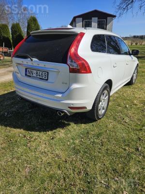 Balts Volvo XC60 2015 Valmiera, ar dzinēja tilpumu 2.00 L un nobraukumu 337 tūkst. km par 12000 €, foto 4 vietnē AUTOMOTO.COM.LV