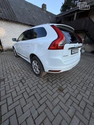 White Volvo XC60 2015 in Prienai, with an engine capacity of 2.50 L and mileage of 260 thousand km for 12000 €, photo 6 on AUTOMOTO.COM.LV