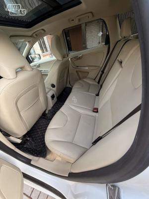 White Volvo XC60 2015 in Prienai, with an engine capacity of 2.50 L and mileage of 260 thousand km for 12000 €, photo 11 on AUTOMOTO.COM.LV